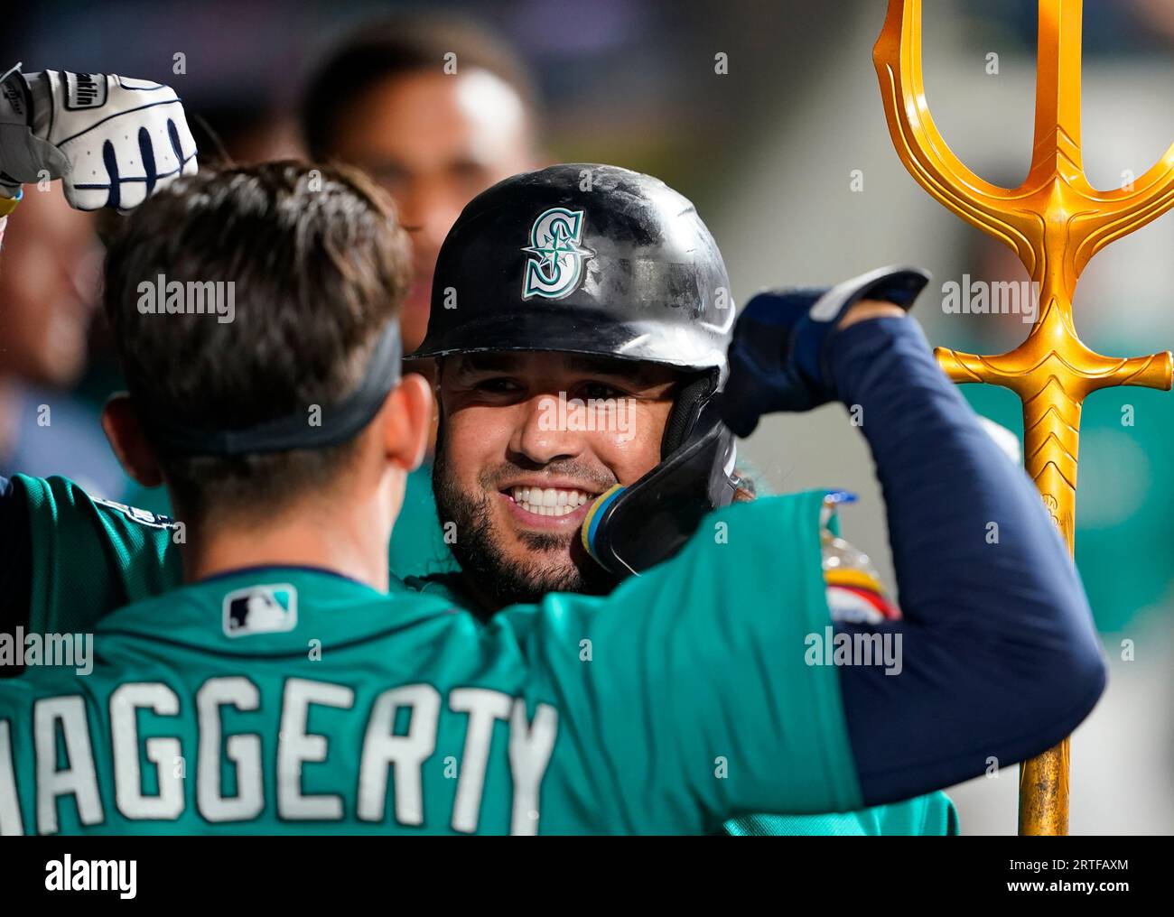 Seattle Mariners' Eugenio Suarez celebrates his solo home run against ...