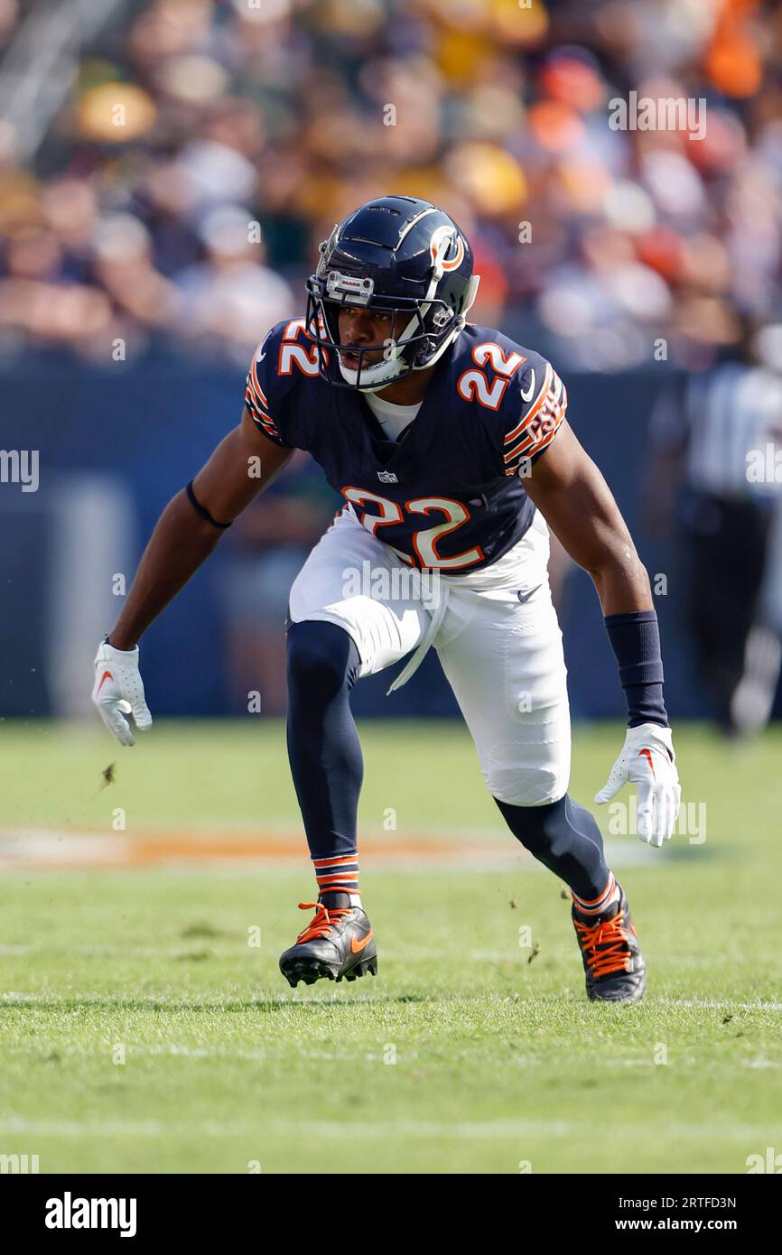Chicago Bears safety Elijah Hicks (22) runs on the field during the ...
