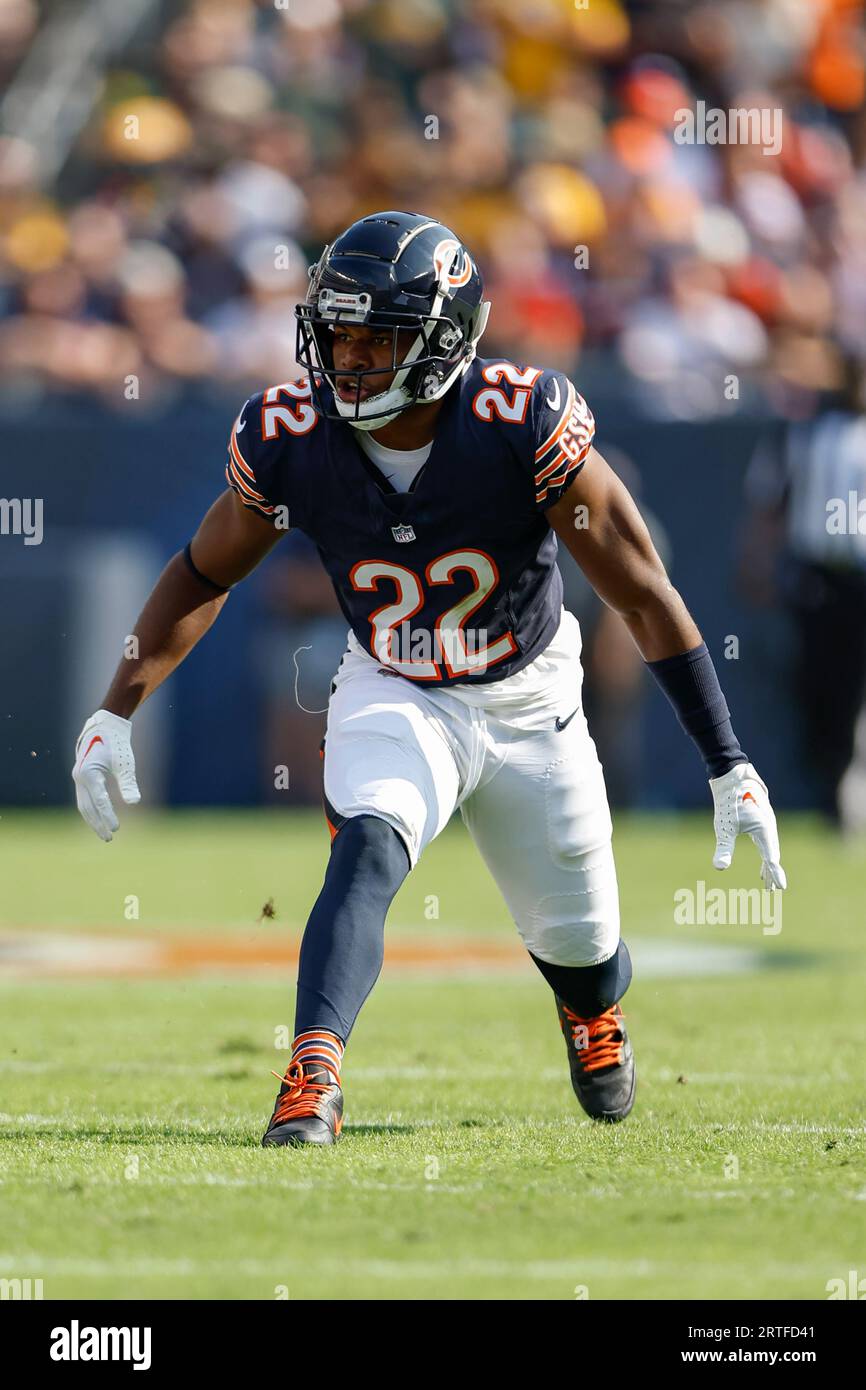 Chicago Bears safety Elijah Hicks (22) runs on the field during the ...