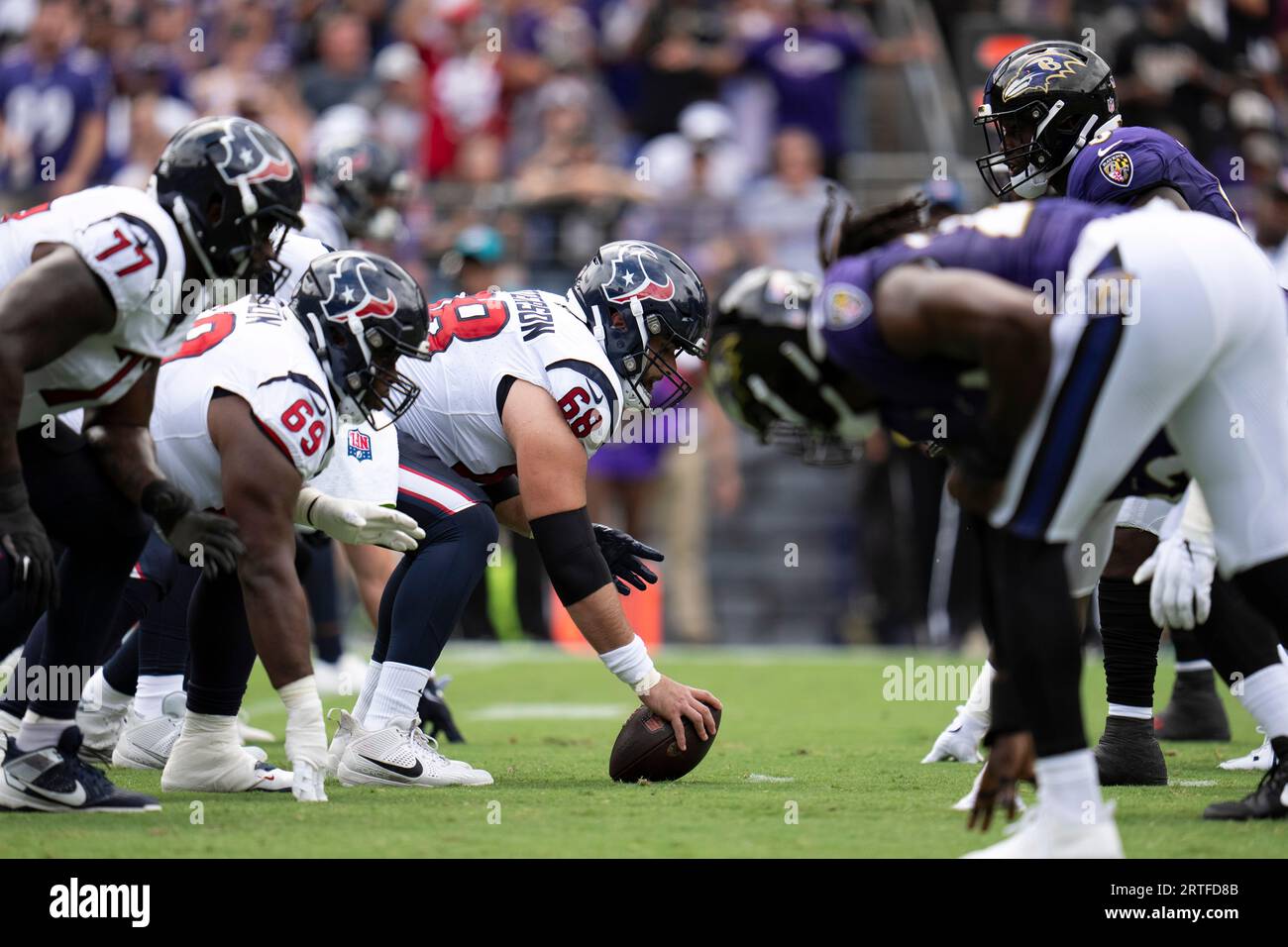 Houston Texans center Jarrett Patterson prepares to snap the ball ...