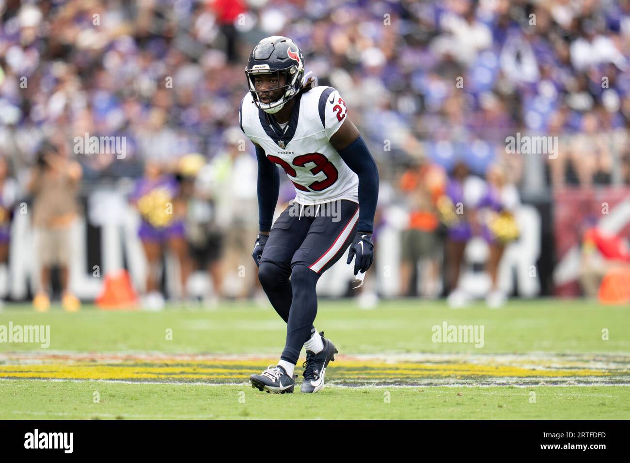 Houston Texans safety Eric Murray drops back during the first half of ...