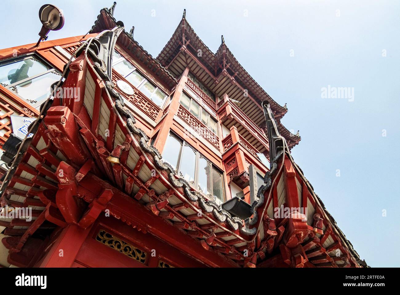Chinese temple roof texture hi-res stock photography and images - Alamy