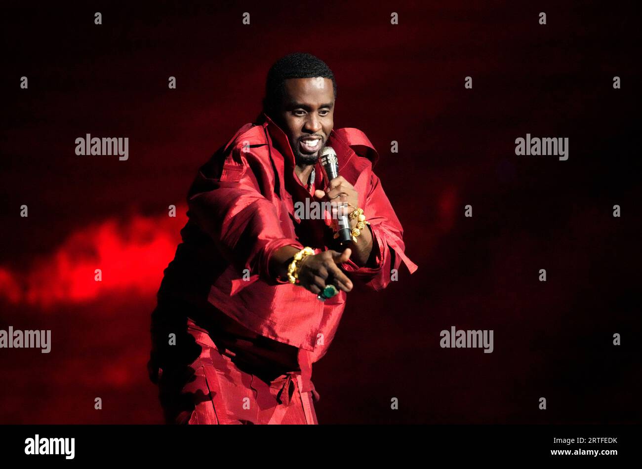 Sean "Diddy" Combs performs during the MTV Video Music Awards on ...
