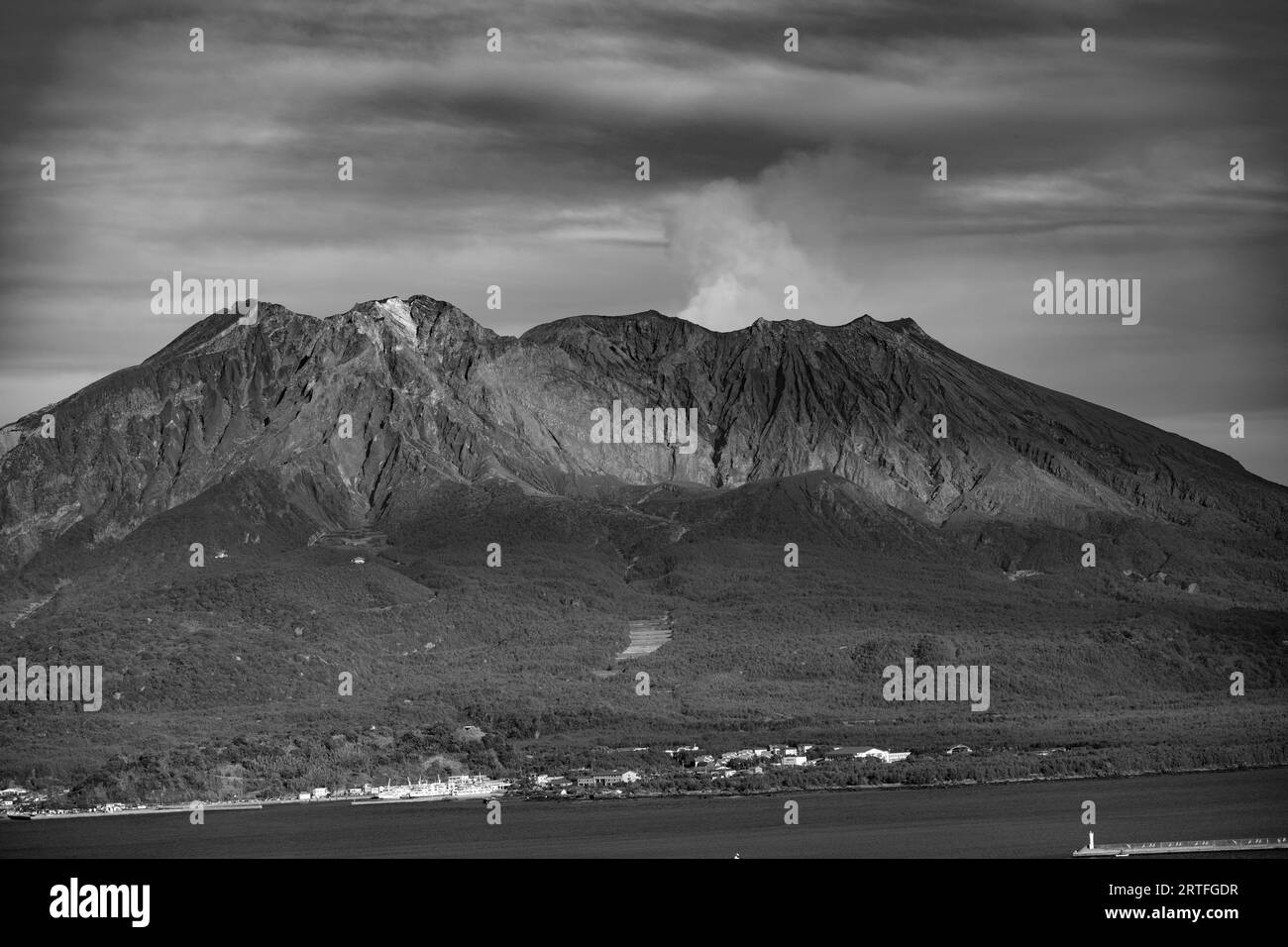 Pacific rim volcanoes Black and White Stock Photos & Images - Alamy