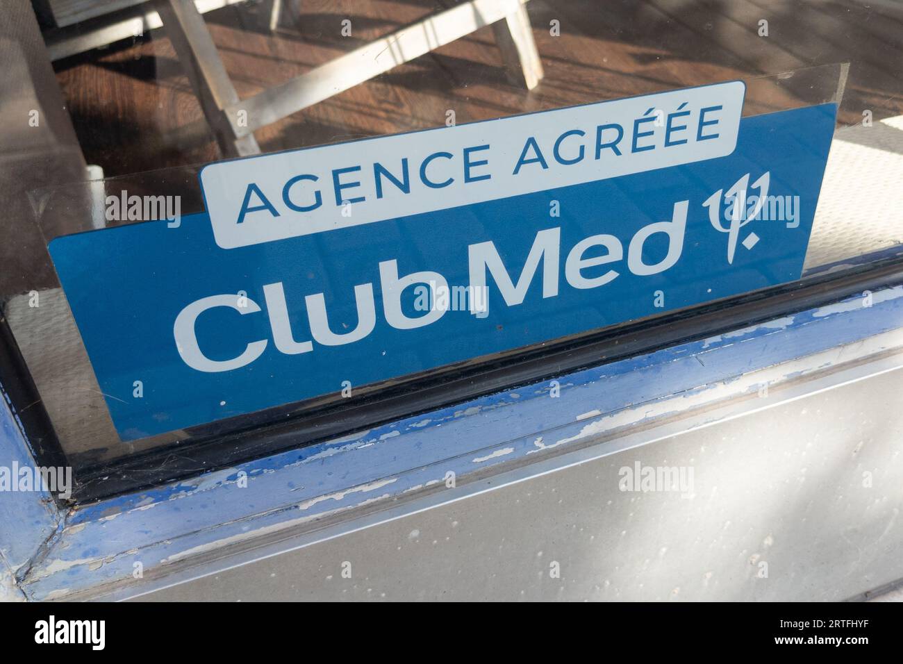 Bordeaux , France - 09 04 2023 : Club Med sign text and logo brand ...