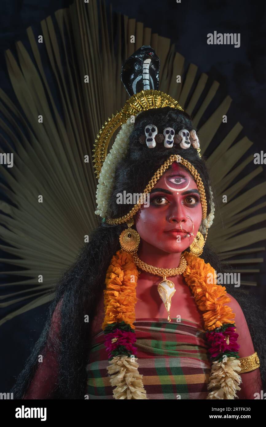 Portrait of beautiful Indian girl of Durga Idol Agomoni Concept Indoor ...