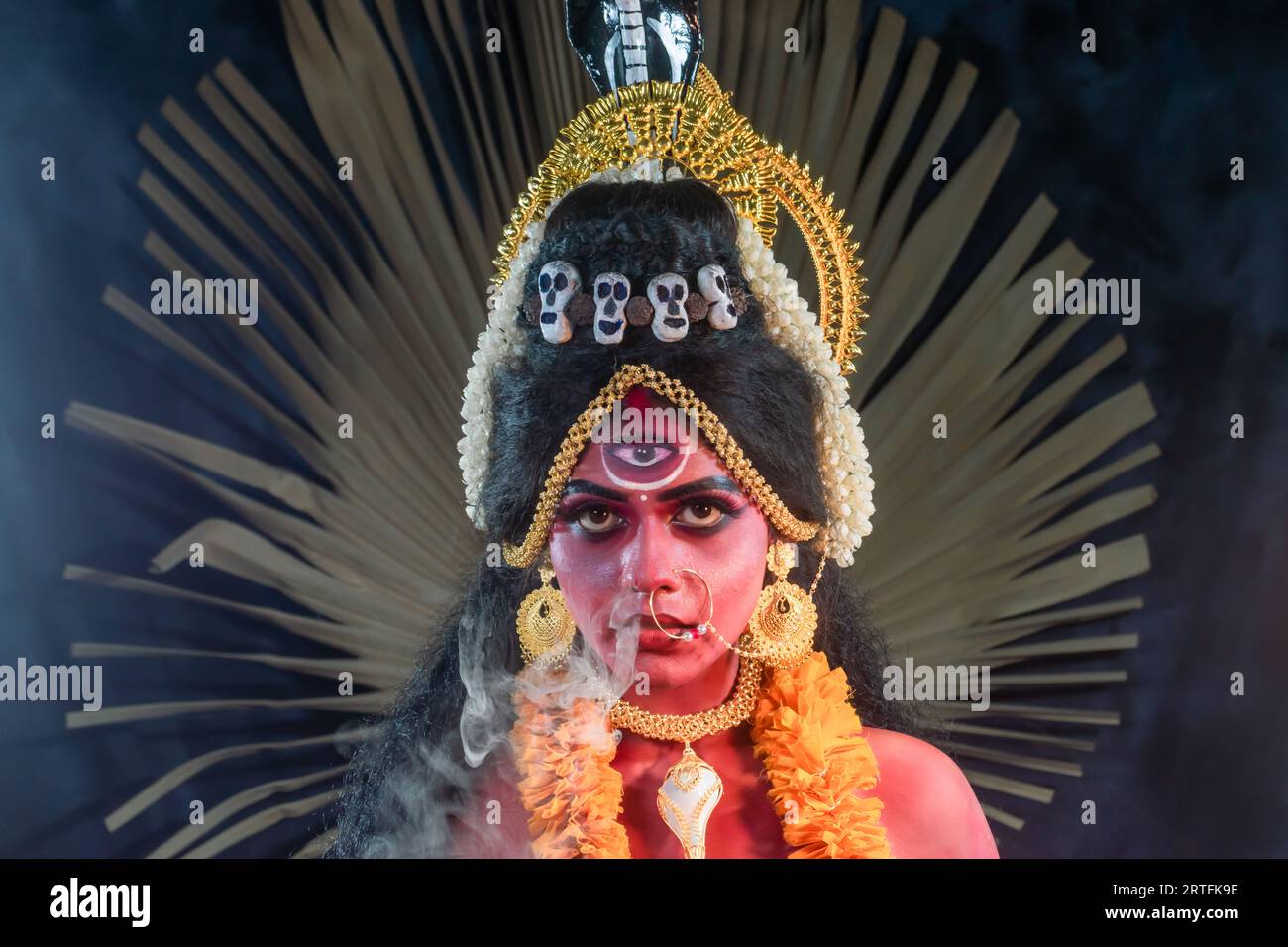 Portrait of beautiful Indian girl of Durga Idol Agomoni Concept Indoor ...