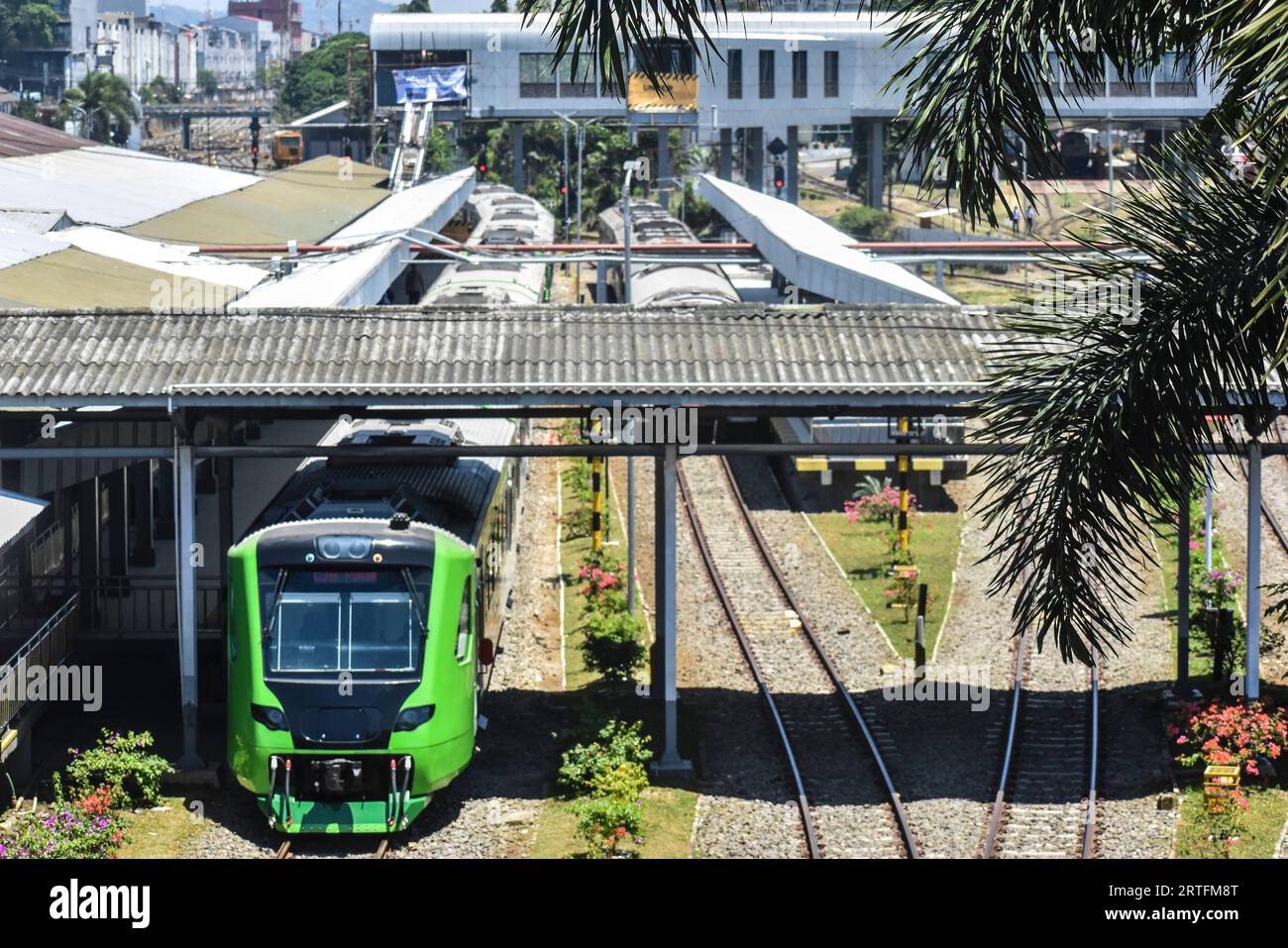 Jakarta bandung train hi-res stock photography and images - Alamy