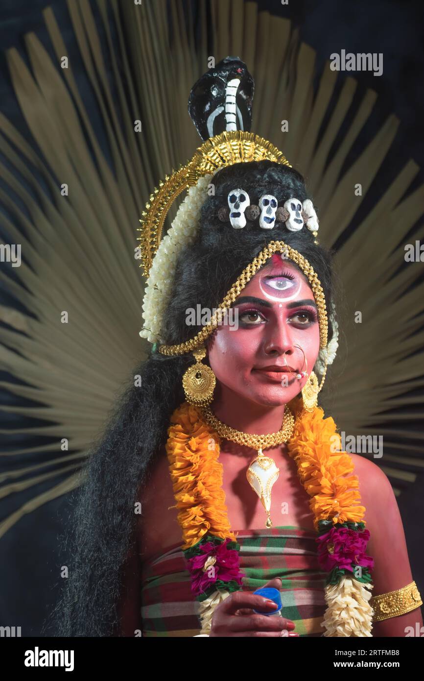 Portrait of beautiful Indian girl of Durga Idol Agomoni Concept Indoor ...