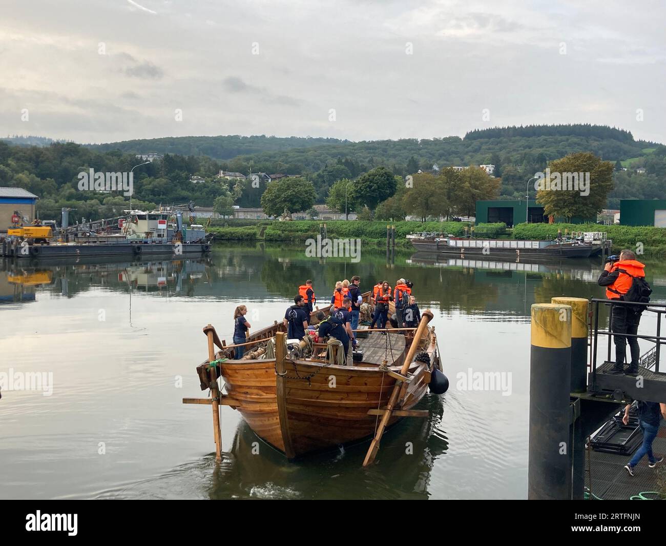 Trier, Germany. 13th Sep, 2023. Researchers set out from Trier for ...