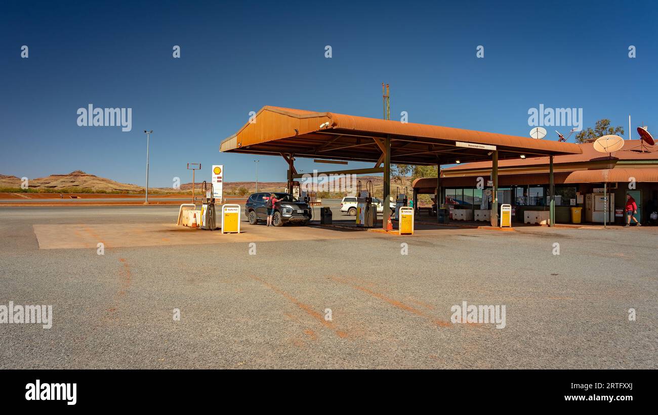 Shell express hi-res stock photography and images - Alamy