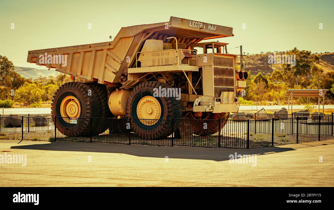 Open cast mining australia hi-res stock photography and images - Alamy