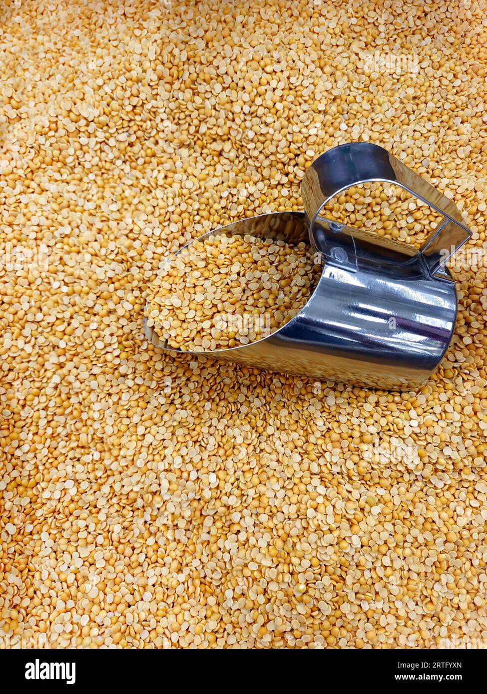 Half mung bean hi-res stock photography and images - Alamy