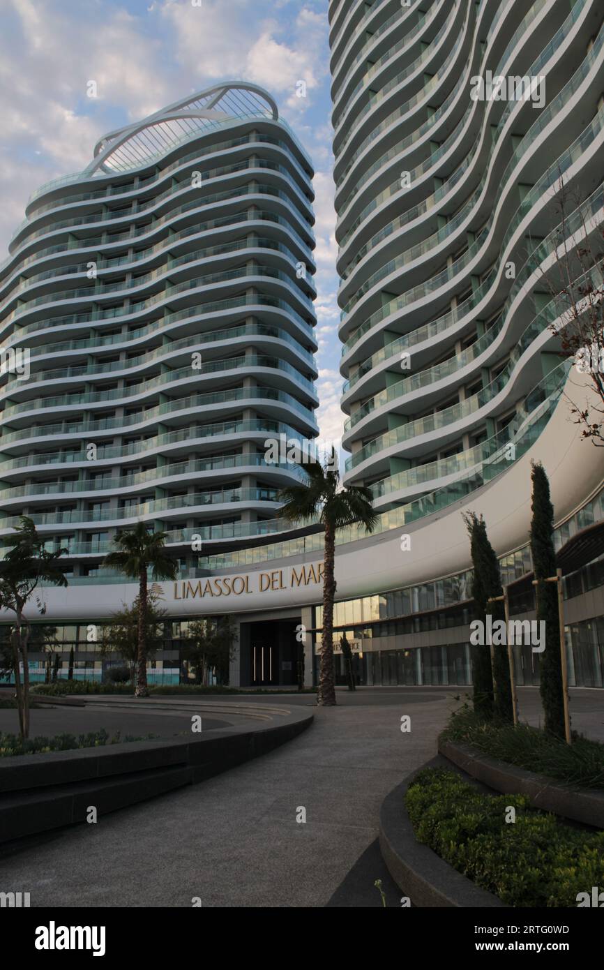 Prefabricated and modular building components for efficient ...