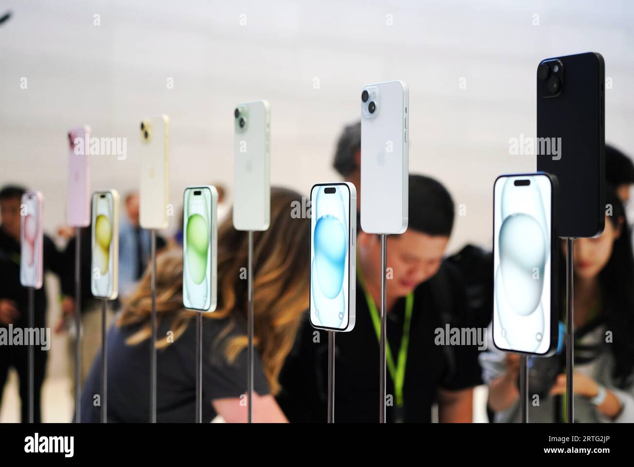 San Francisco, USA. 12th Sep, 2023. People try new Apple products after ...