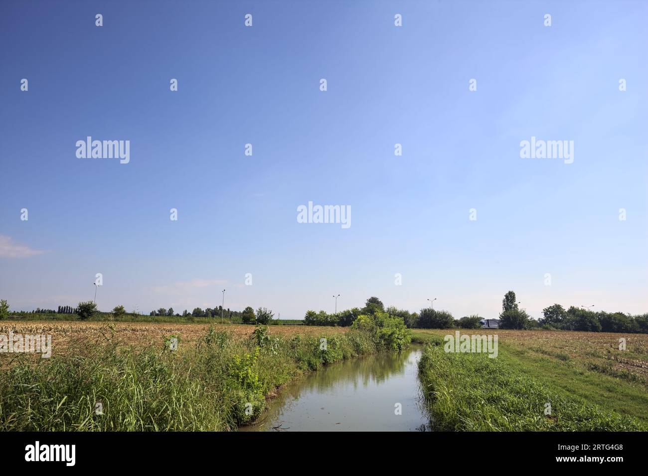 Trench water between fields hi-res stock photography and images - Alamy