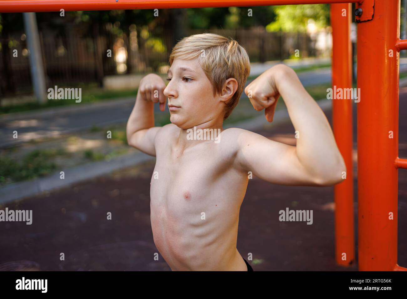 Athletic build hi-res stock photography and images - Alamy