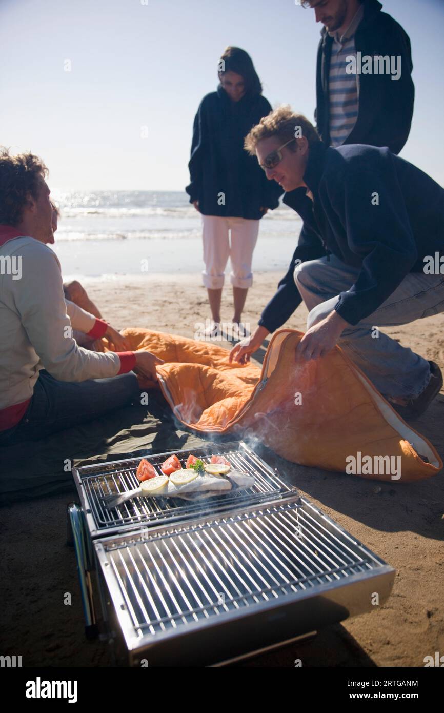 Bbq barbeque beach hi-res stock photography and images - Alamy
