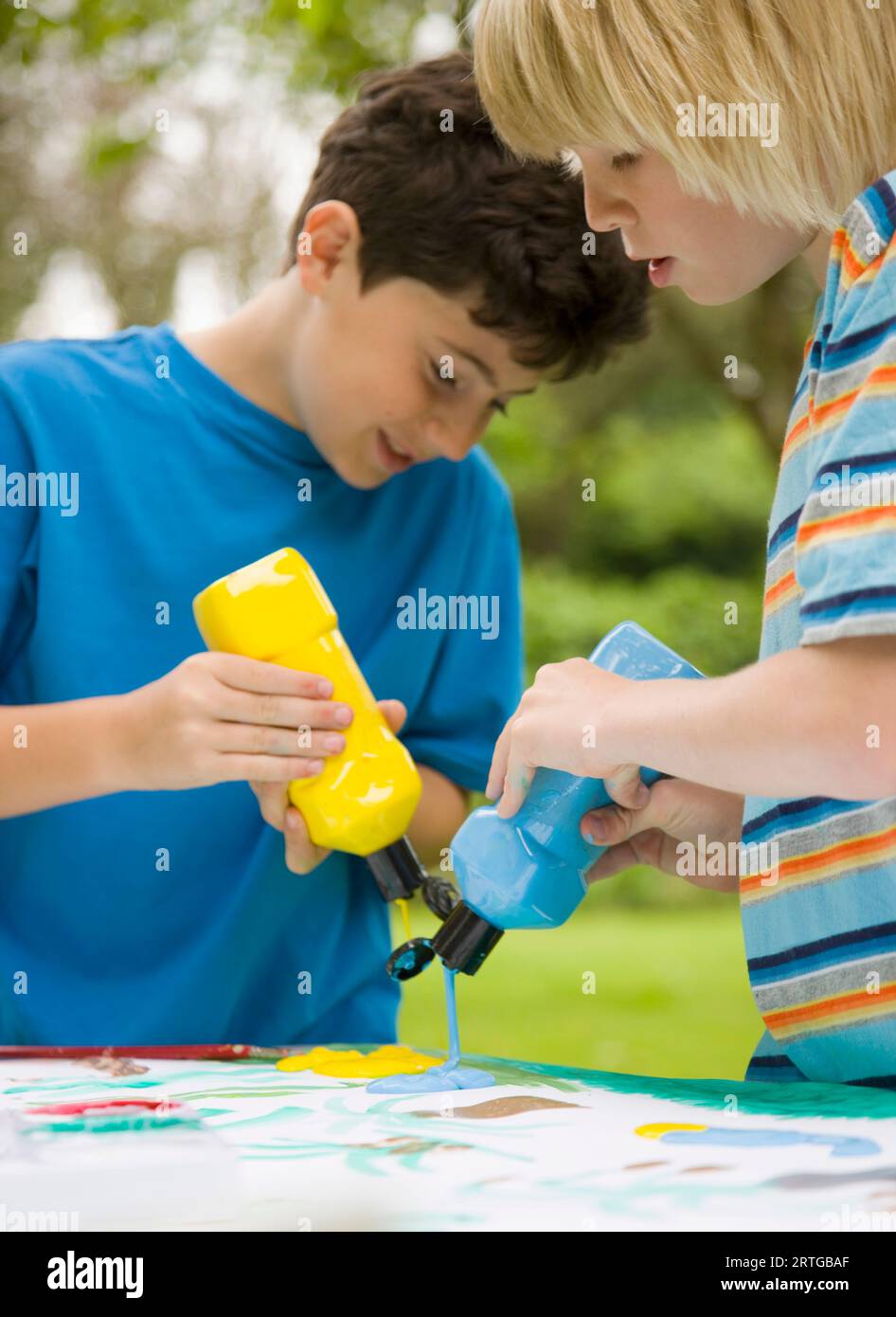 Male child artist hi-res stock photography and images - Alamy