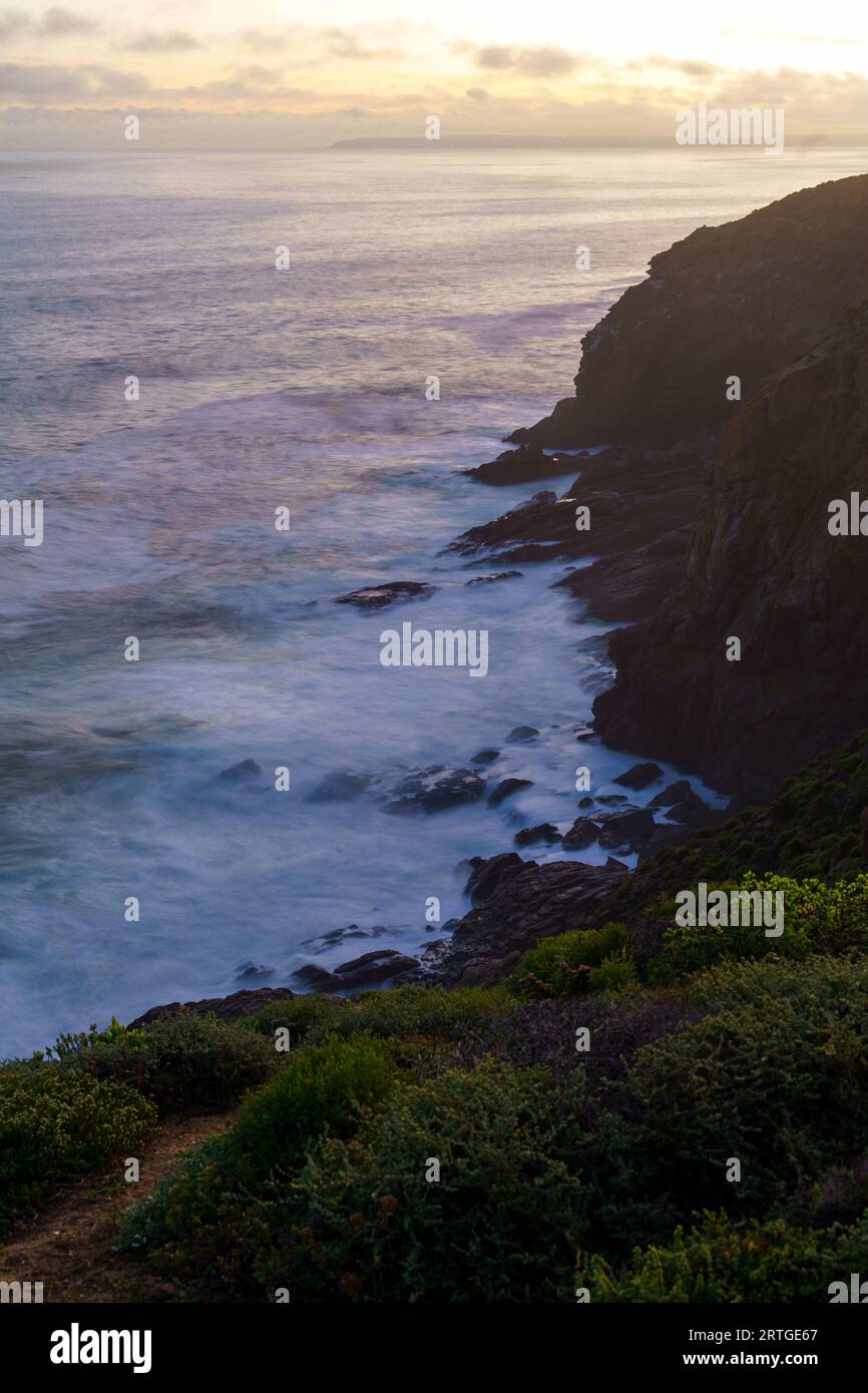 Edge of ocean hi-res stock photography and images - Alamy
