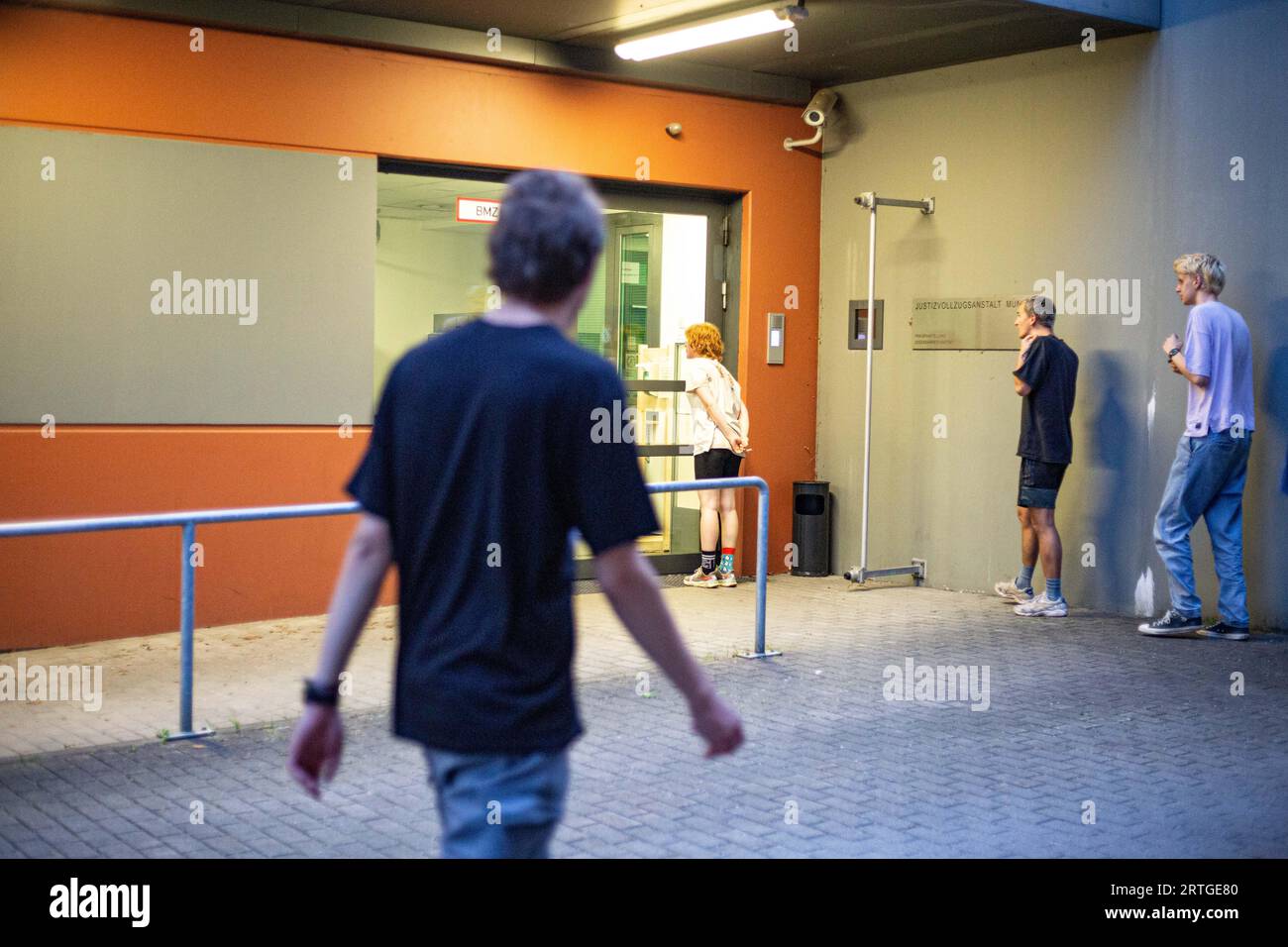 Unterbindungsgewahrsam hi-res stock photography and images - Alamy