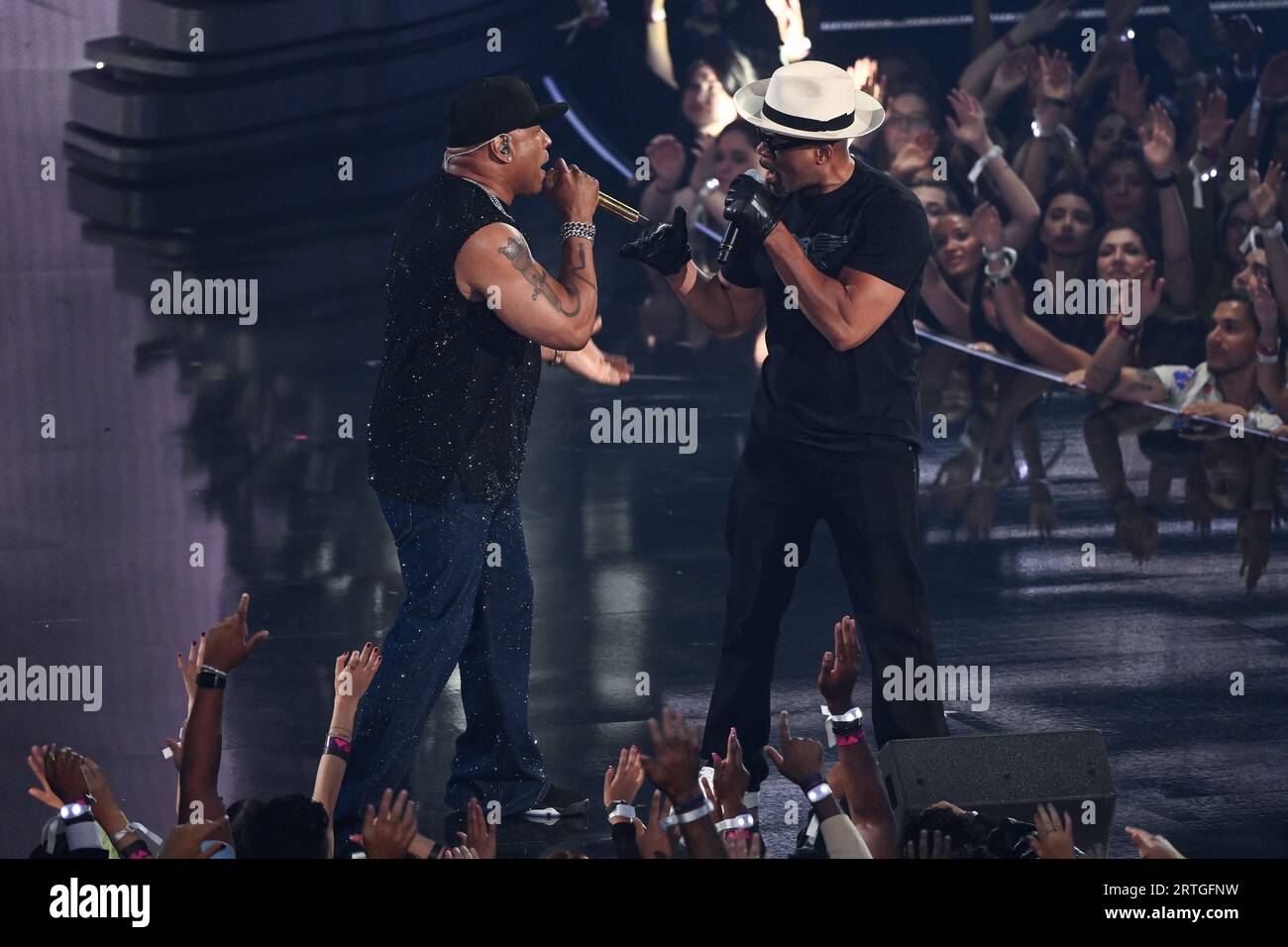 Run_dmc hi-res stock photography and images - Alamy