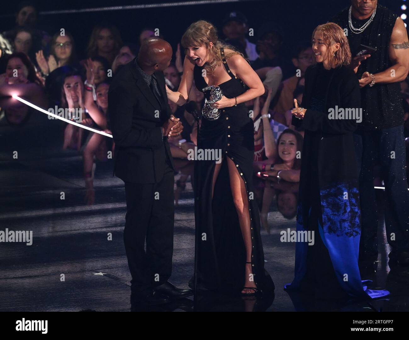 Taylor swift 2023 headshot hi-res stock photography and images - Alamy