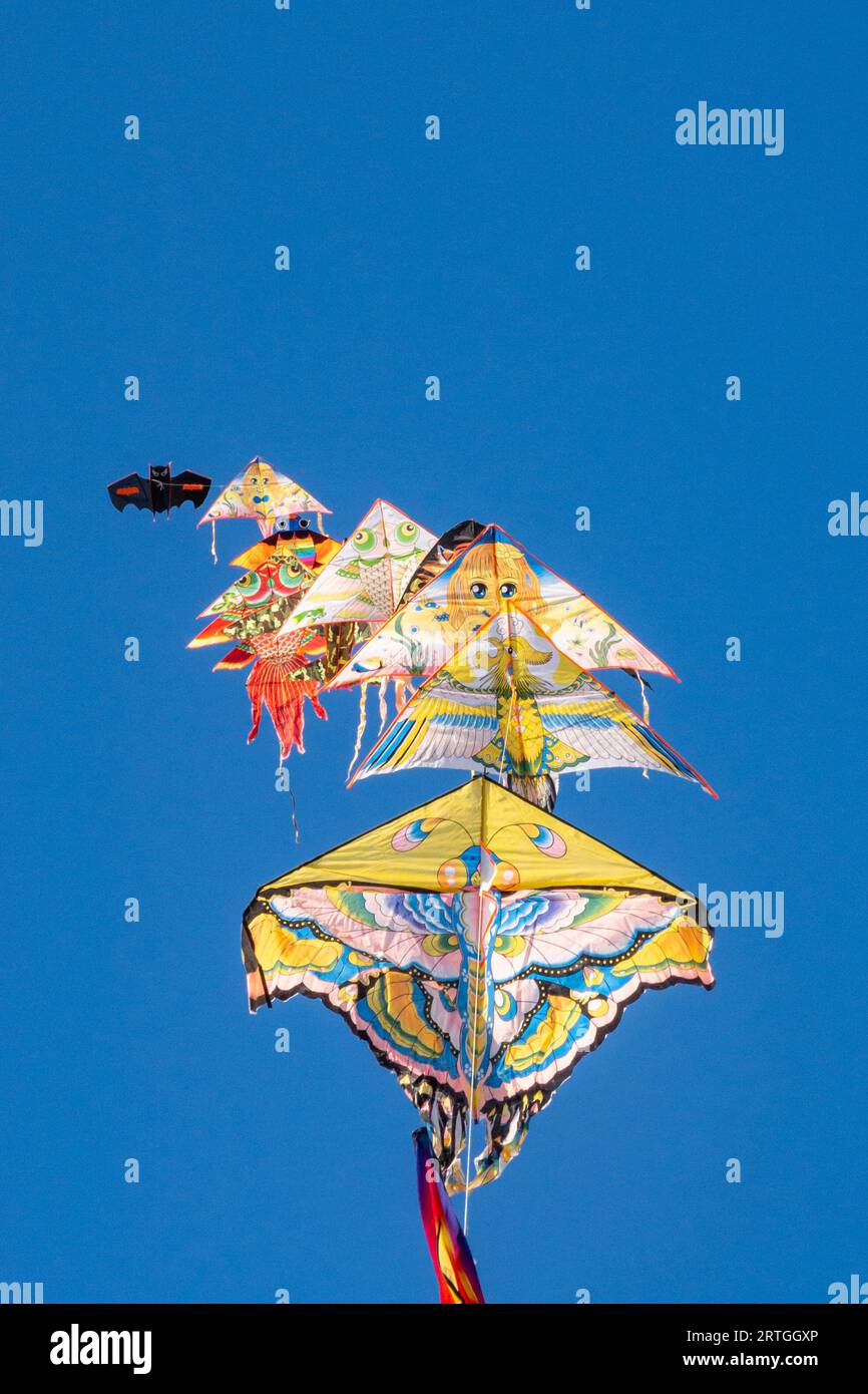 Colourful kites hi-res stock photography and images - Alamy