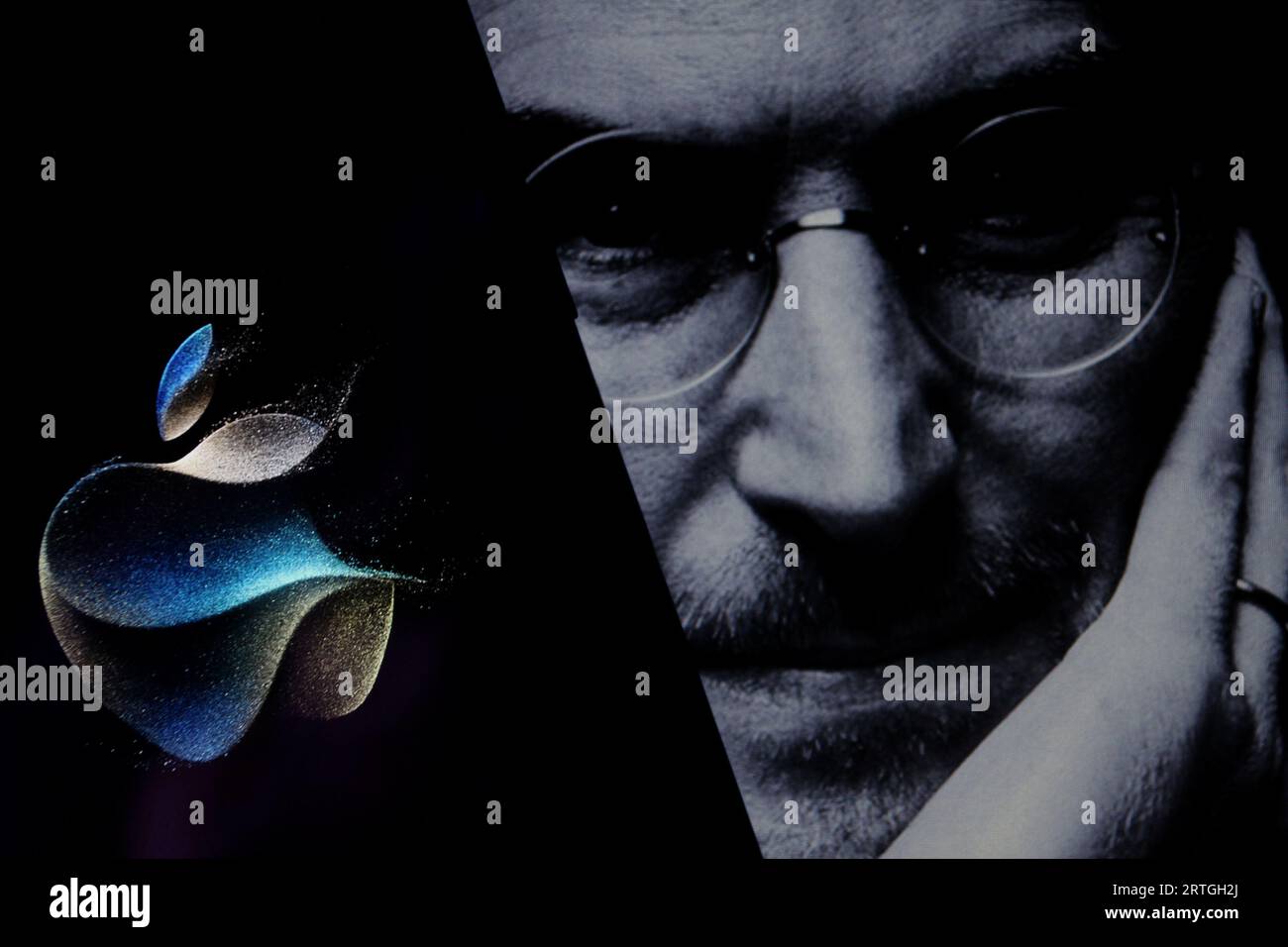 Apple logo and face hi-res stock photography and images - Alamy