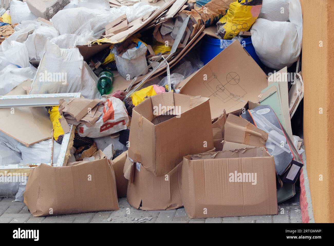 Construction waste recycling hi-res stock photography and images - Alamy