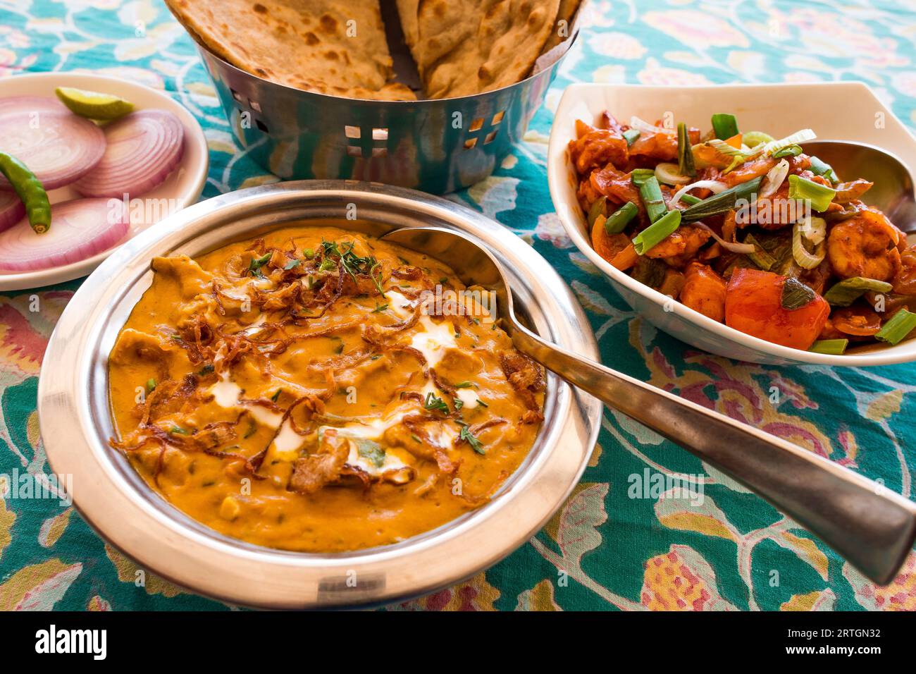Delicious Indian Chicken Do Piaza with fried onions in a rich gravy ...