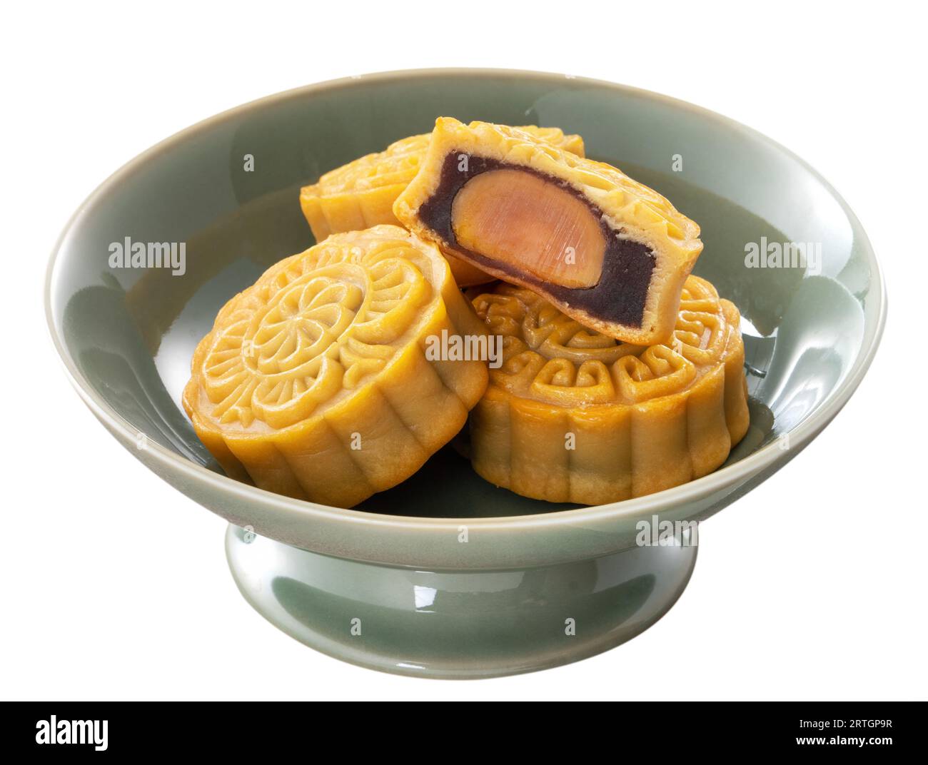 Delicious Cantonese moon cake for Mid-Autumn Festival food mooncake ...