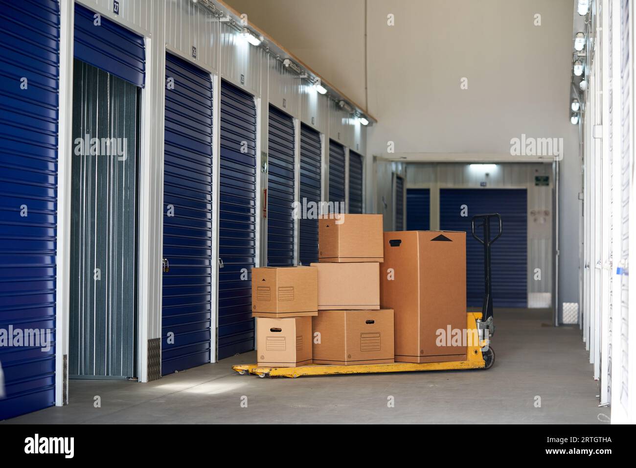 Deposit rack hi-res stock photography and images - Alamy