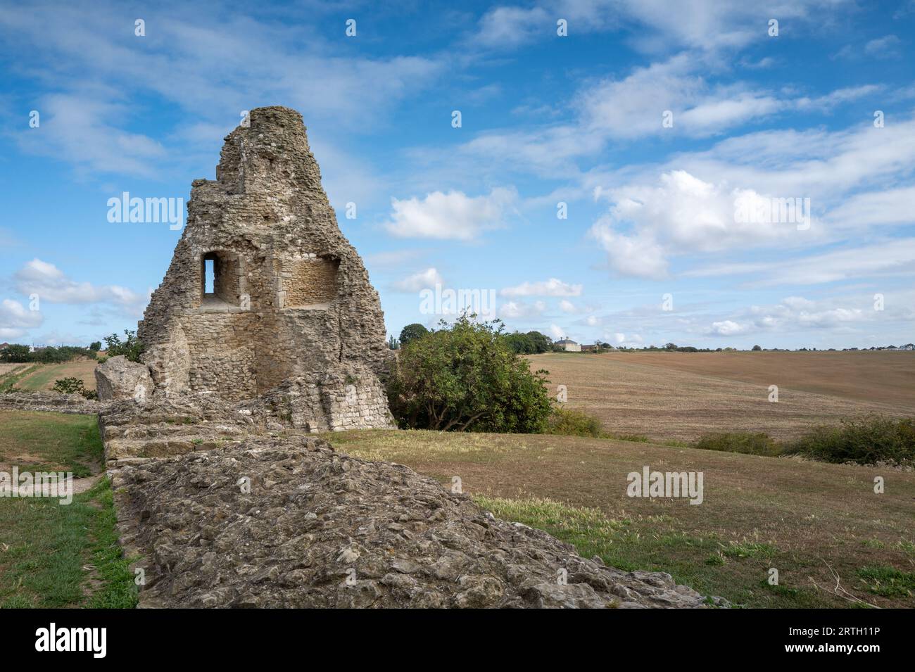 English ruins castle on hi-res stock photography and images - Alamy