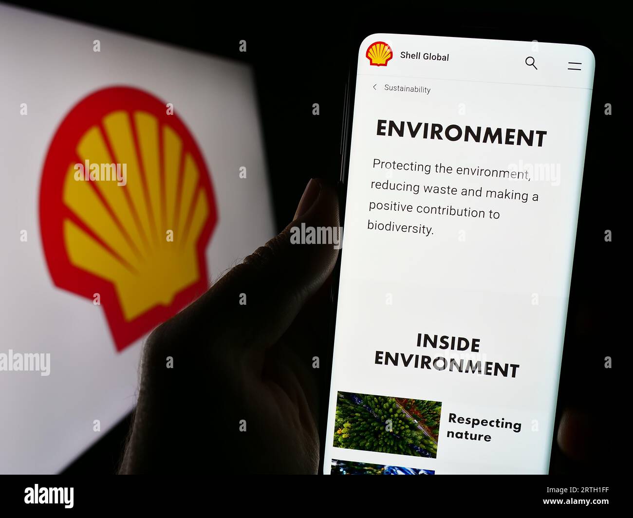 Shell oil logo hi-res stock photography and images - Alamy