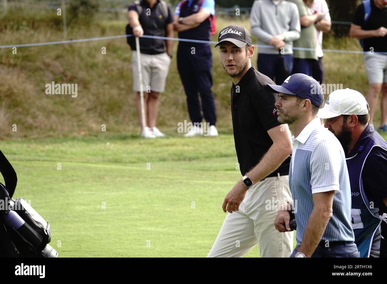 Wentworth, Surrey, UK. 13th Sep, 2023. Stuart Broad shows Jimmy ...