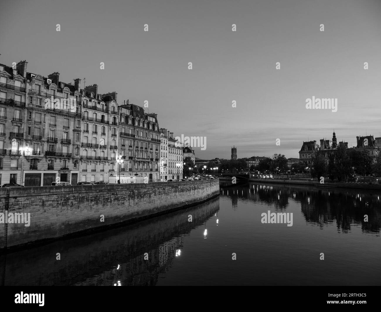 Nighttime View of the Island of, Île de la Cité, River Seine, Paris ...