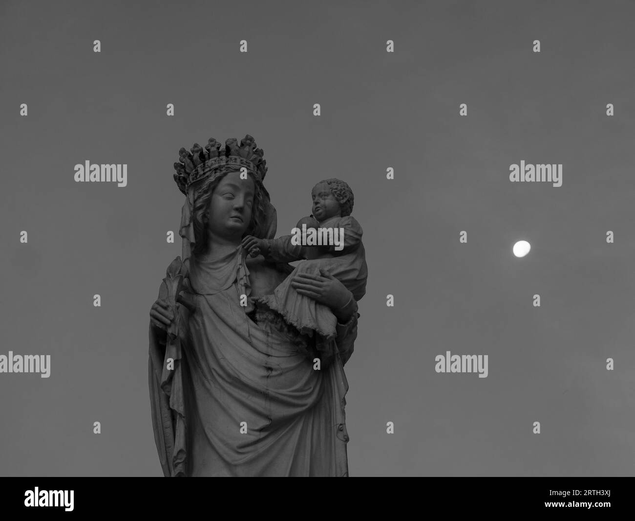 Virgin of Paris, Virgin Mary Statue, Nighttime, Moon, Notre-Dame ...