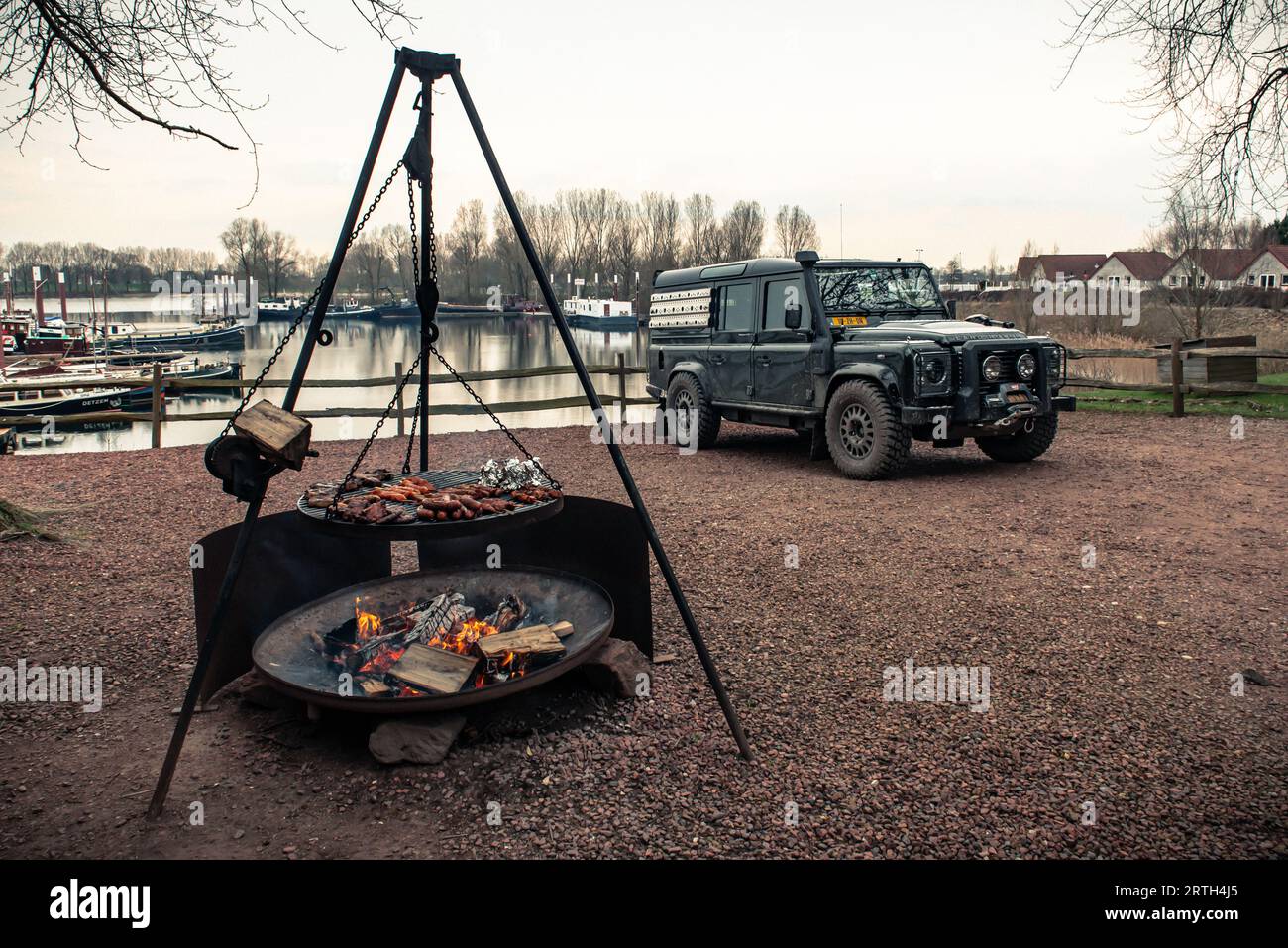 Photo series from an afternoon offroading with several Land Rover cars ...