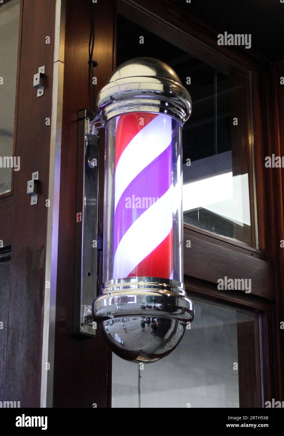 Iconic barber pole hi-res stock photography and images - Alamy