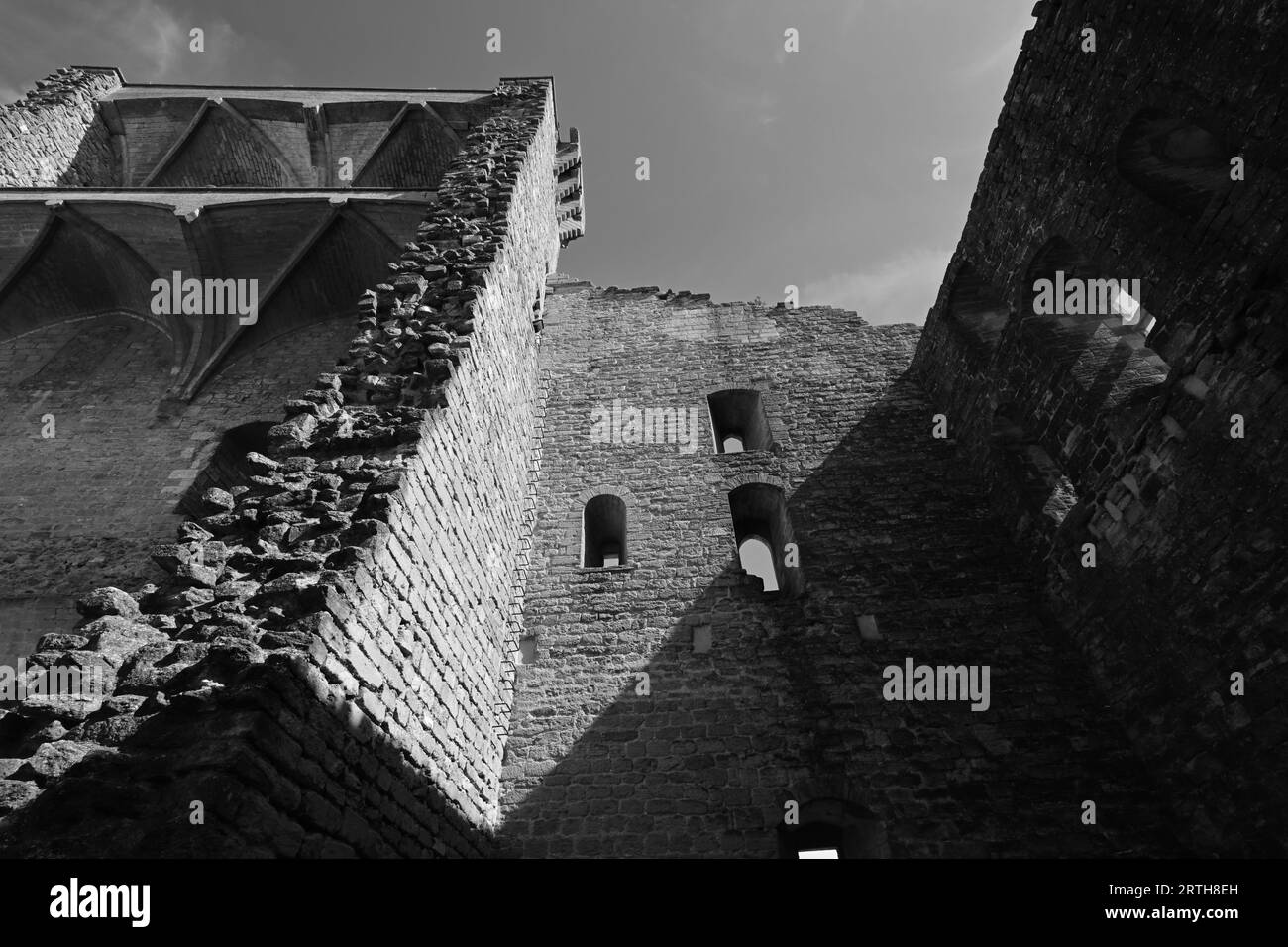 Château de Châteauneuf-du-Pape Destroyed by the Germans in World War II ...