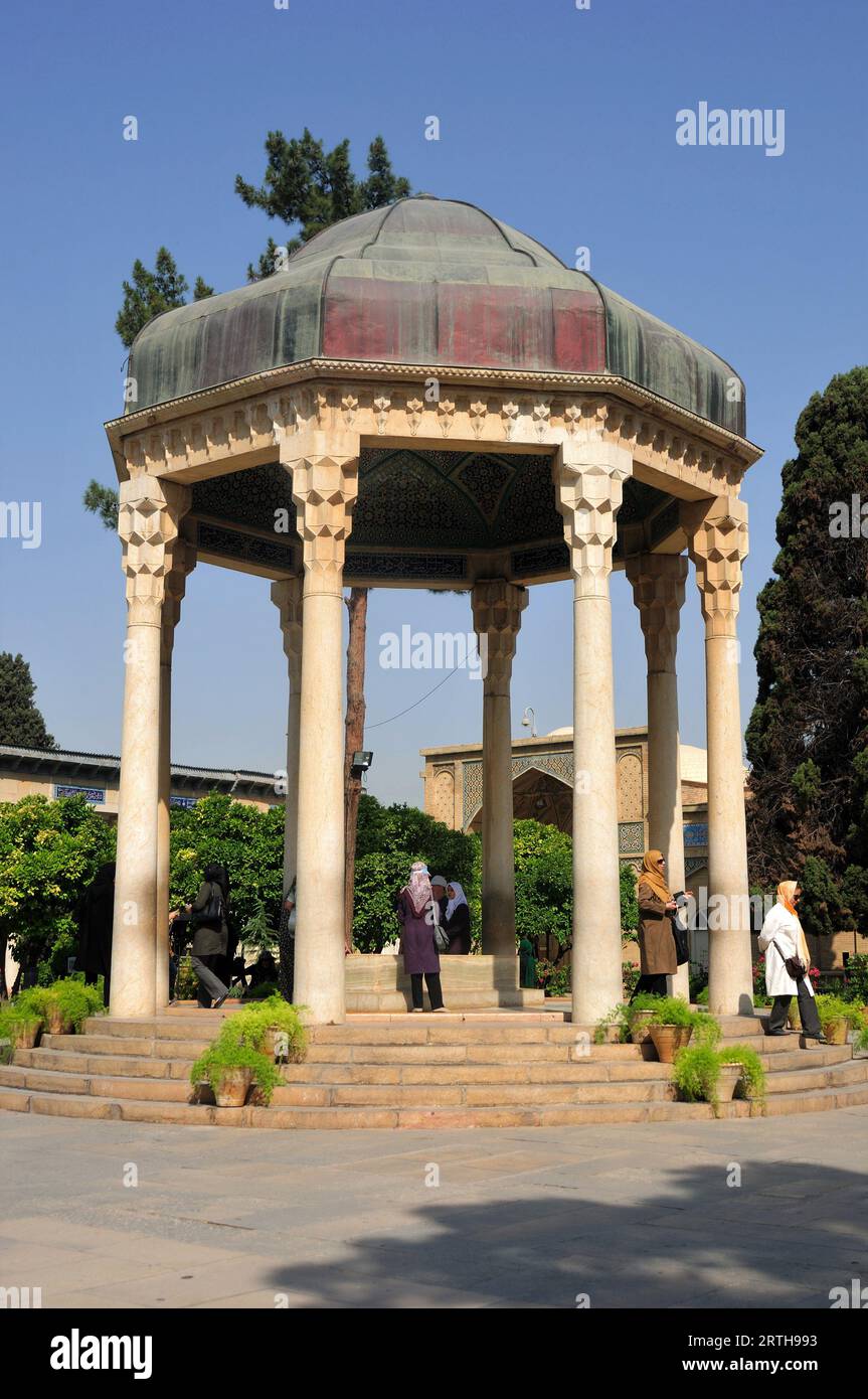 Tomb of the poet Hafez-i Shirazi in Shiraz, Iran Stock Photo - Alamy