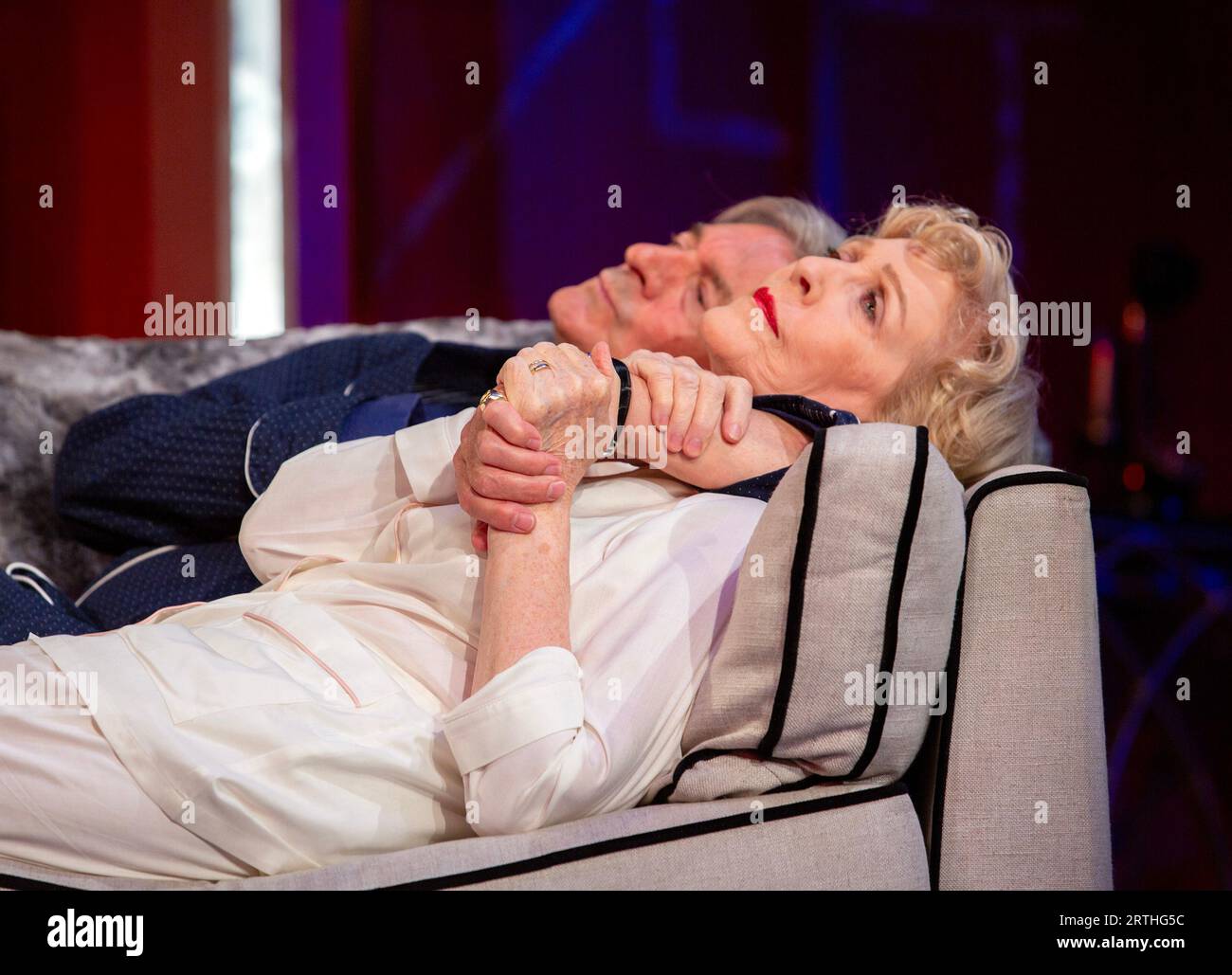 Patricia hodge hi-res stock photography and images - Alamy