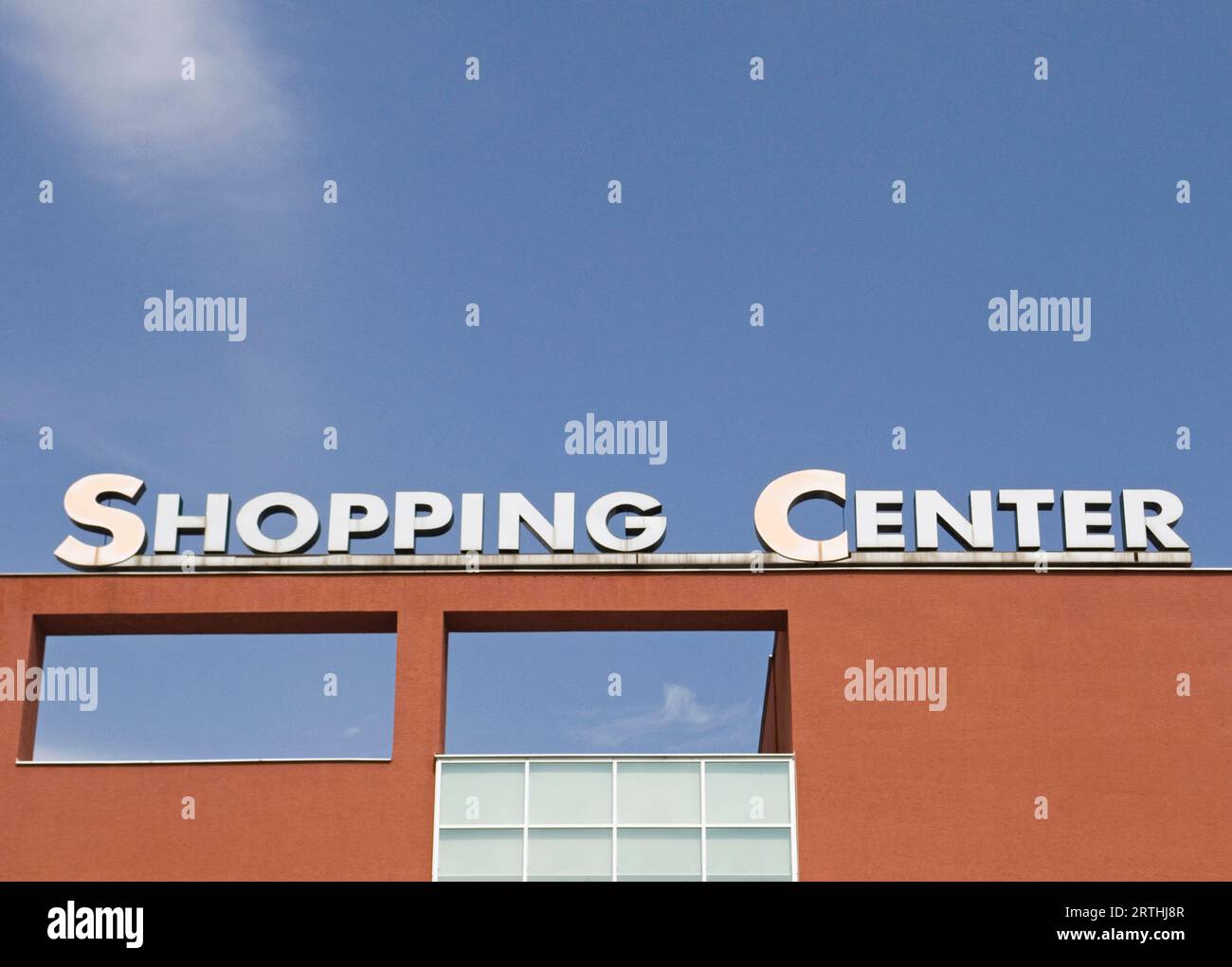 Shopping center sign hi-res stock photography and images - Alamy
