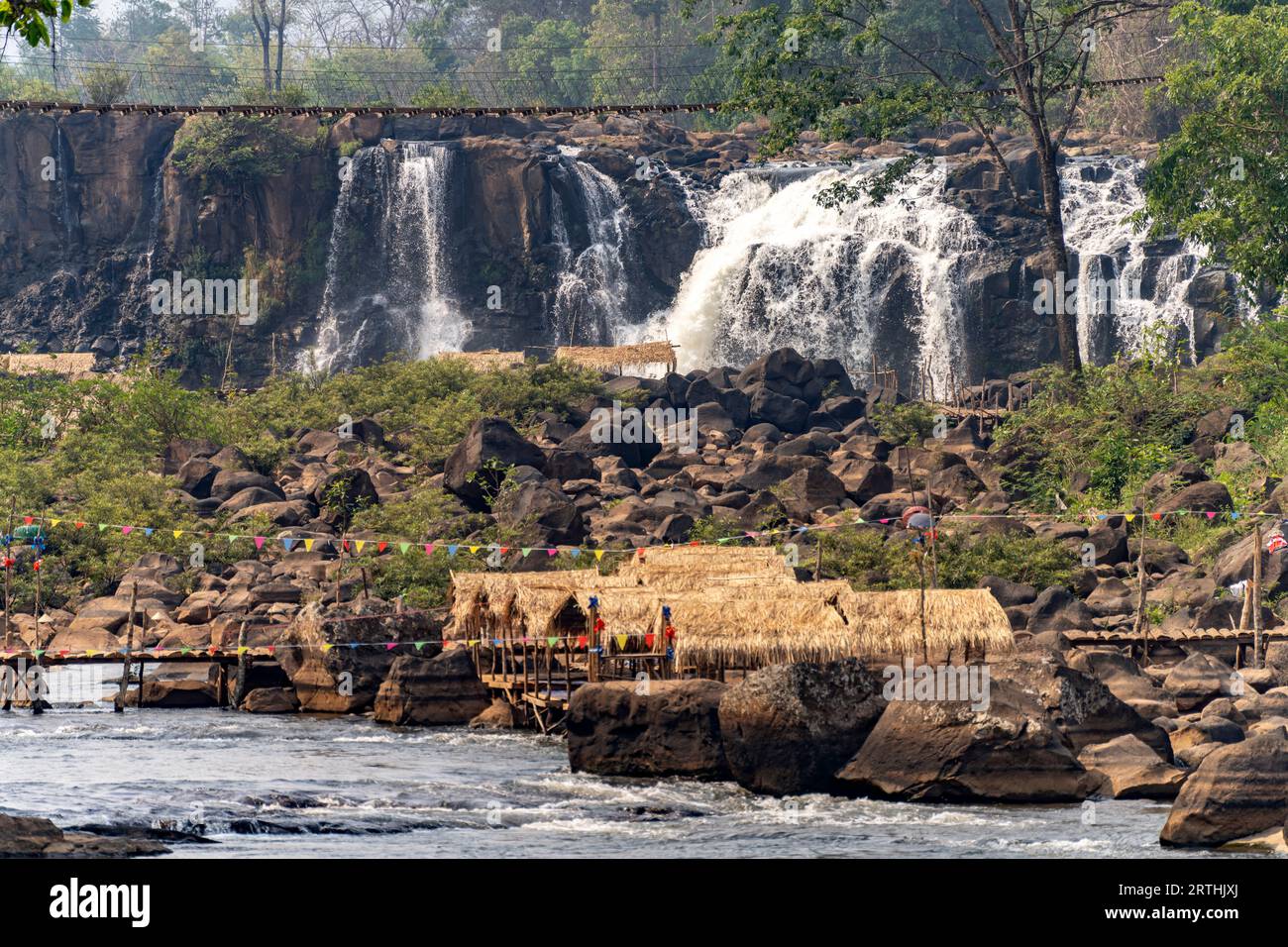 Tad Lo Wasserfall im Bolaven Plateau bei Ban Saenvang, Laos, Asien ...