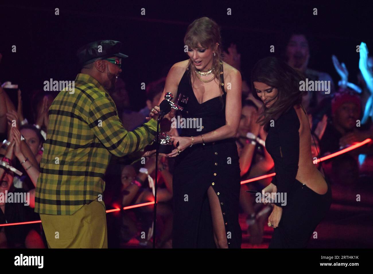 Taylor swift anti hero video hi-res stock photography and images - Alamy