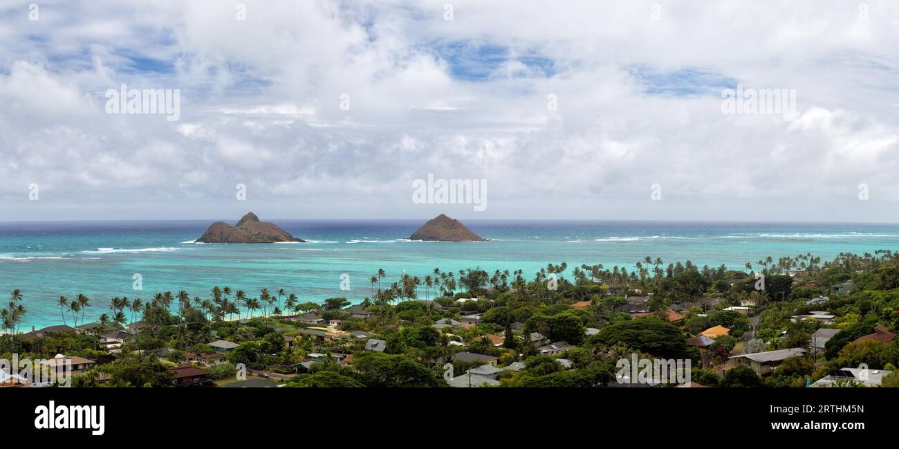 View over the coast at Kailua and Lanikai Beach with the two small ...