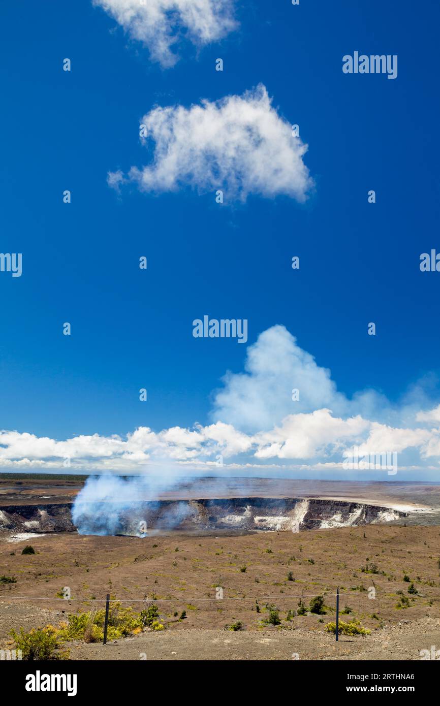 Volcanic smoke rising from the crater of Kilauea in Hawaii Volcanoes ...