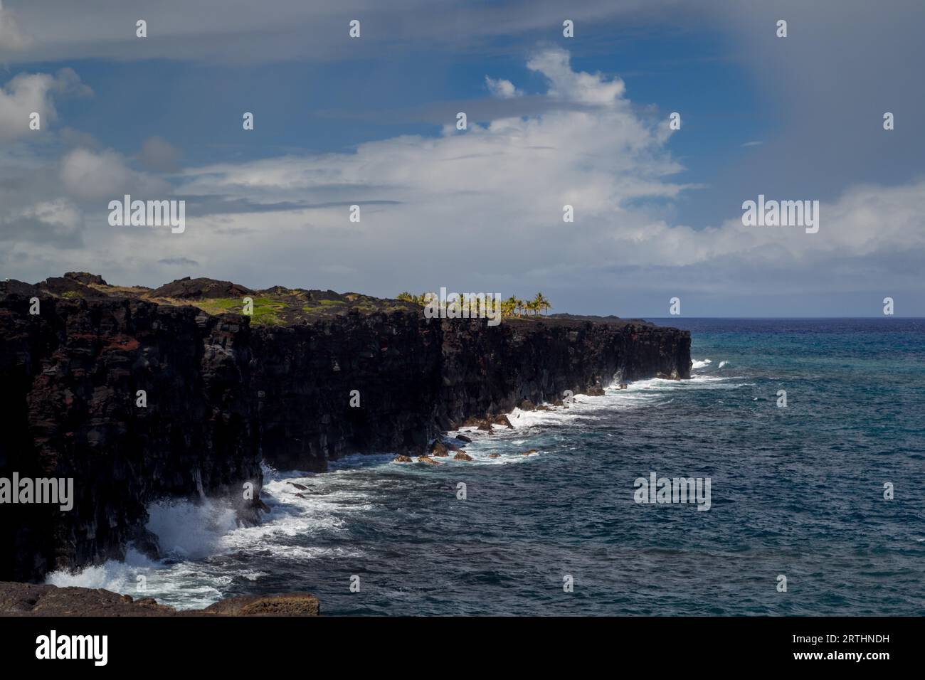 Tropical hawaii volcanoes national park hi-res stock photography and ...
