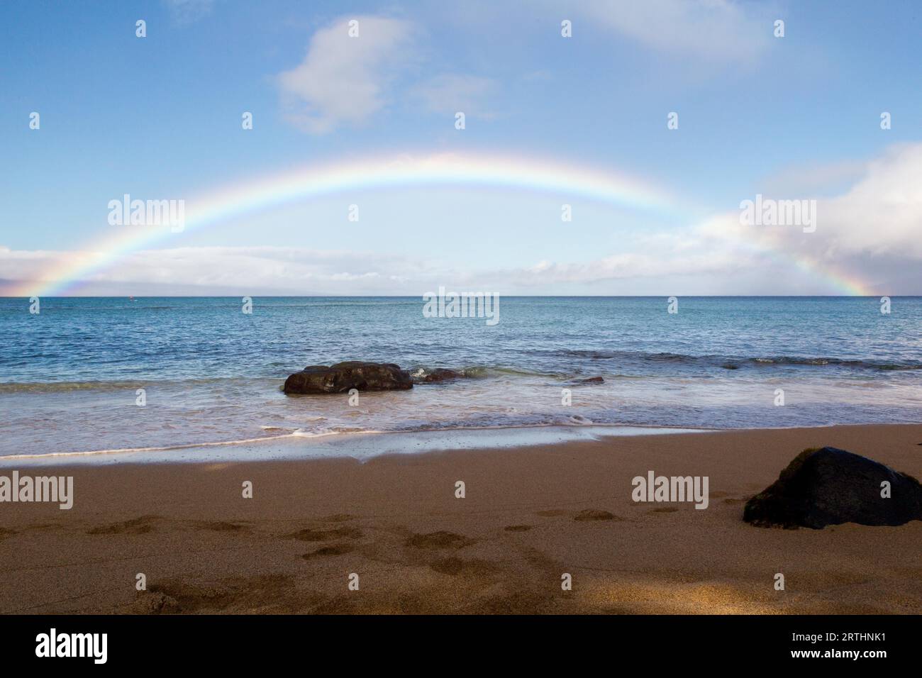 Rainbow on the beach over the sea in Kaanapali Beach, Maui, Hawaii, USA ...